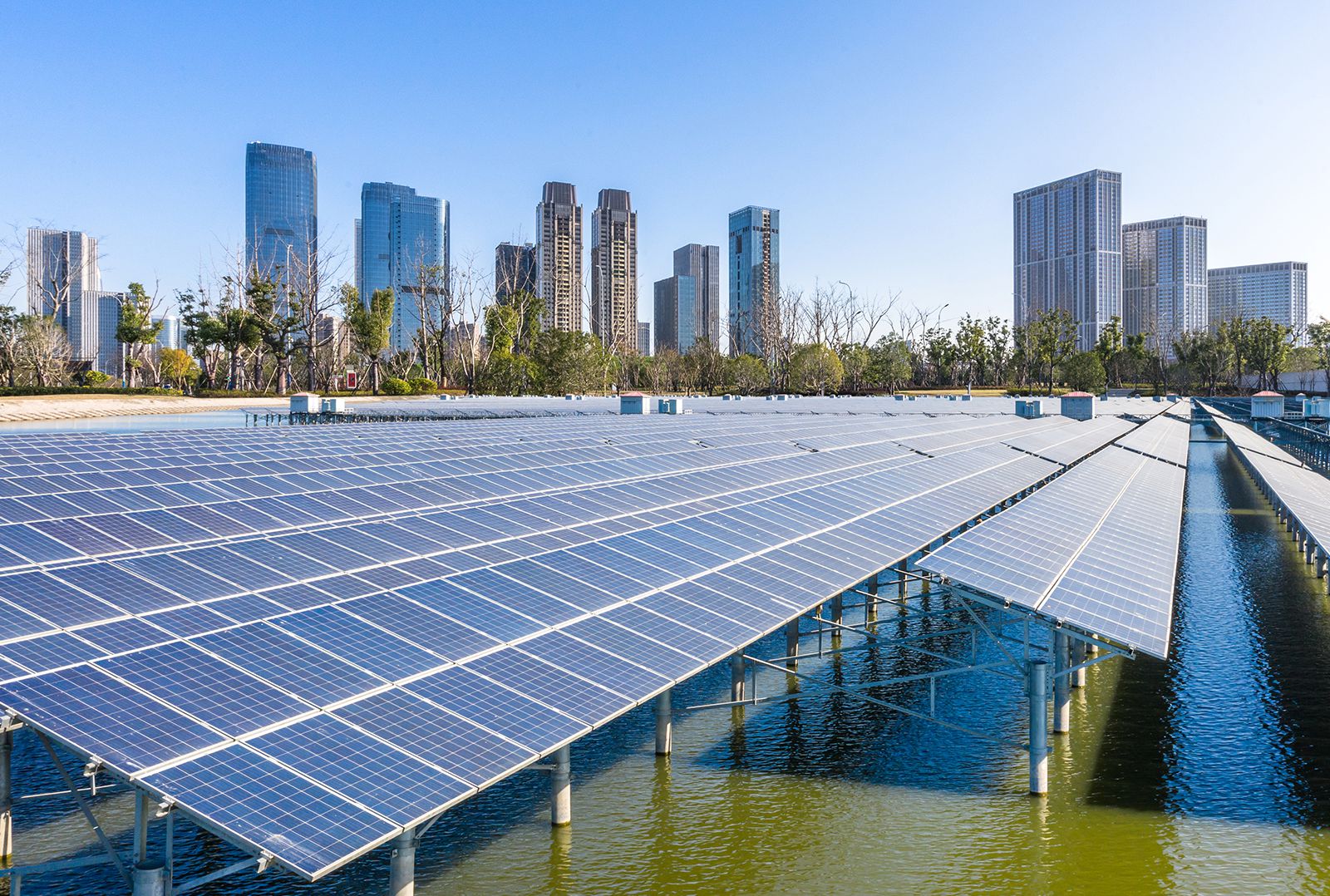 Why Use Solar Energy? - Baufar New Energy